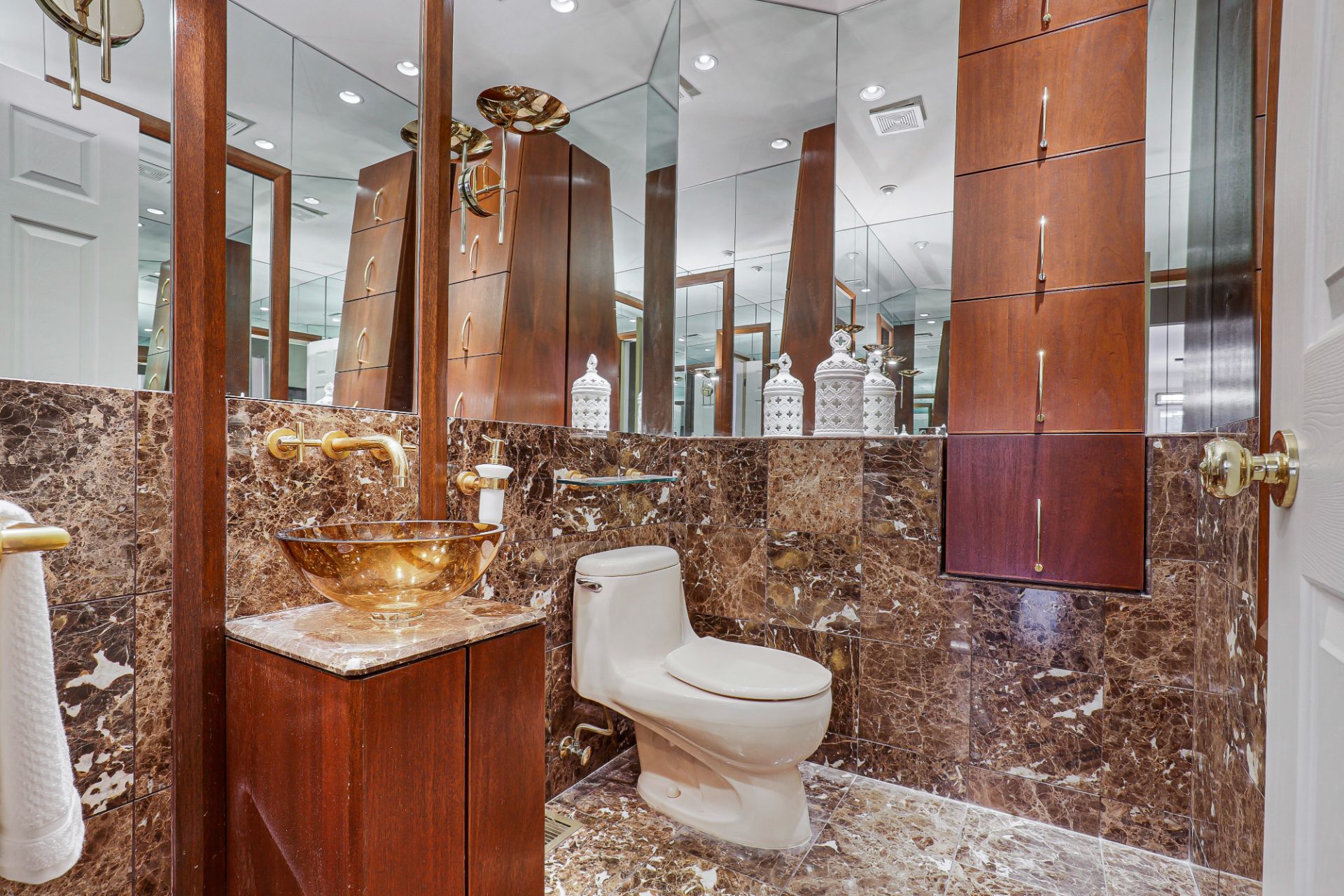 Pixel Retouch Solutions