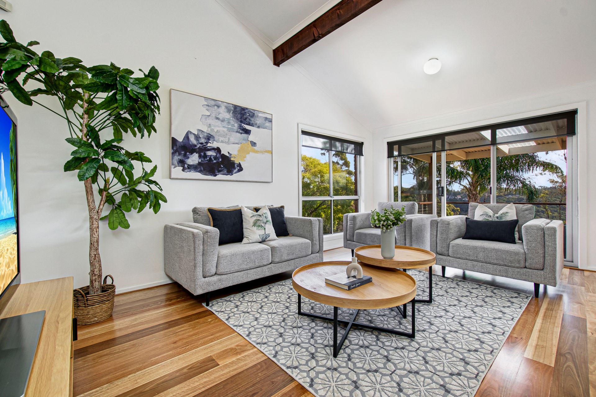 Pixel Retouch Solutions