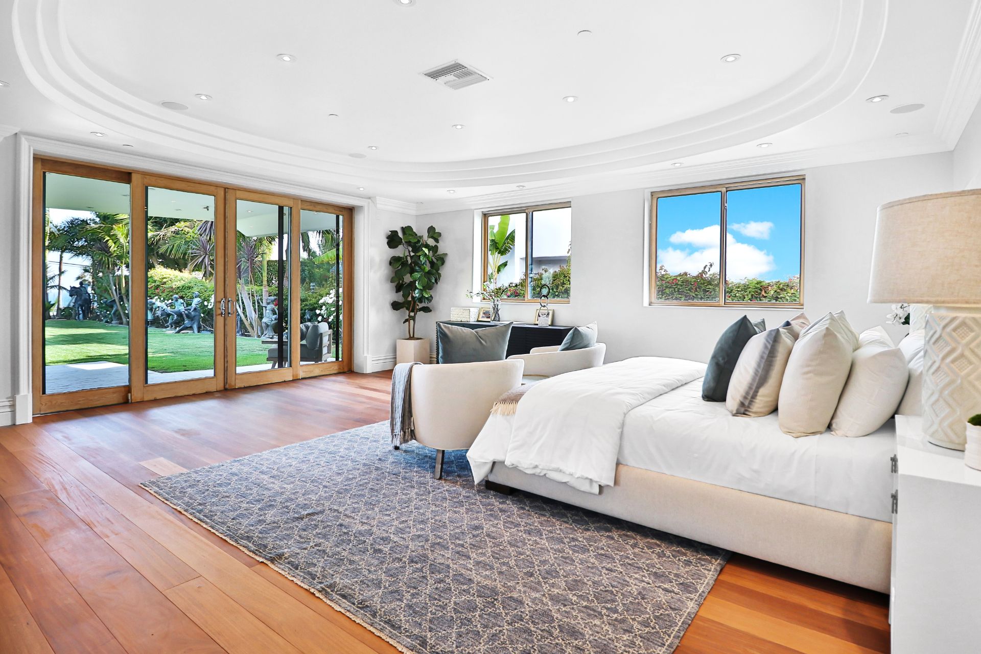 Pixel Retouch Solutions